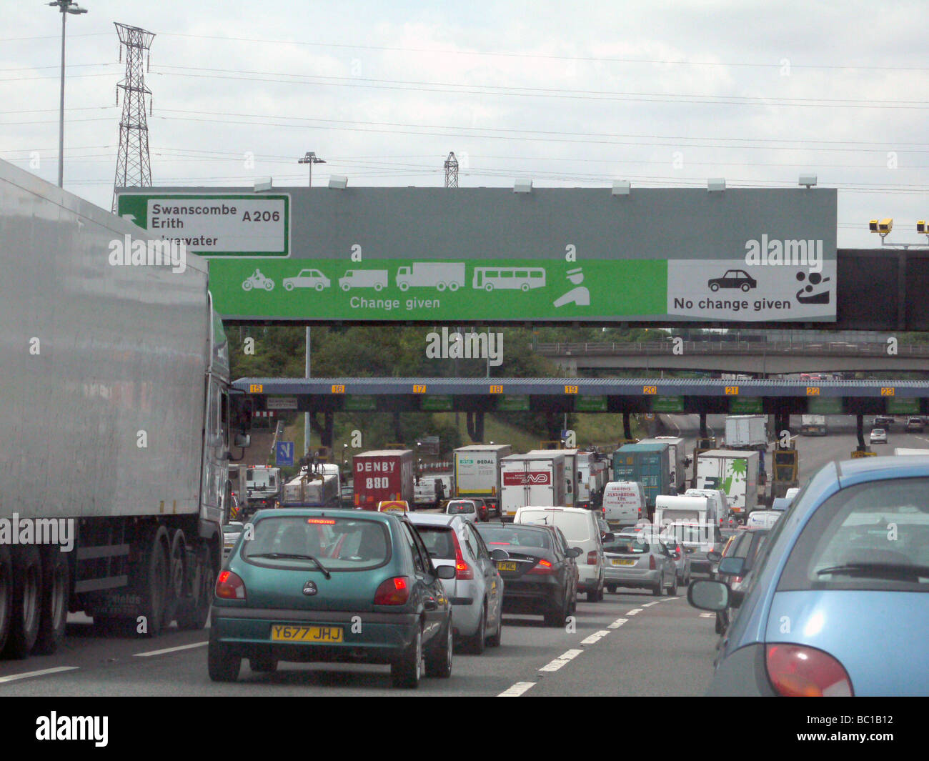 Queen elizabeth ii toll bridge hi-res stock photography and images - Alamy