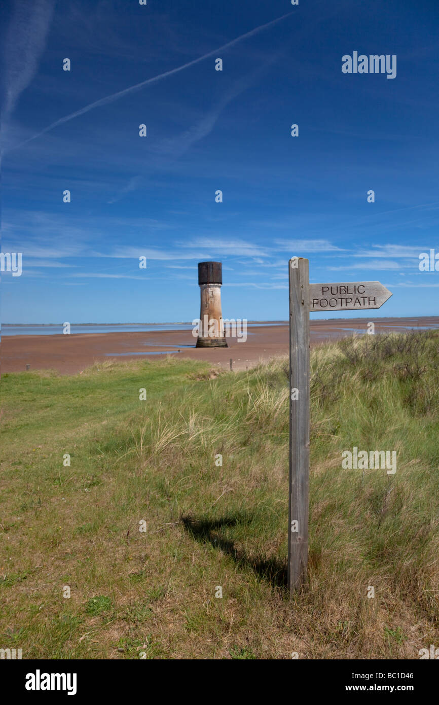 Spurn point lighthouse high tide hi-res stock photography and images ...