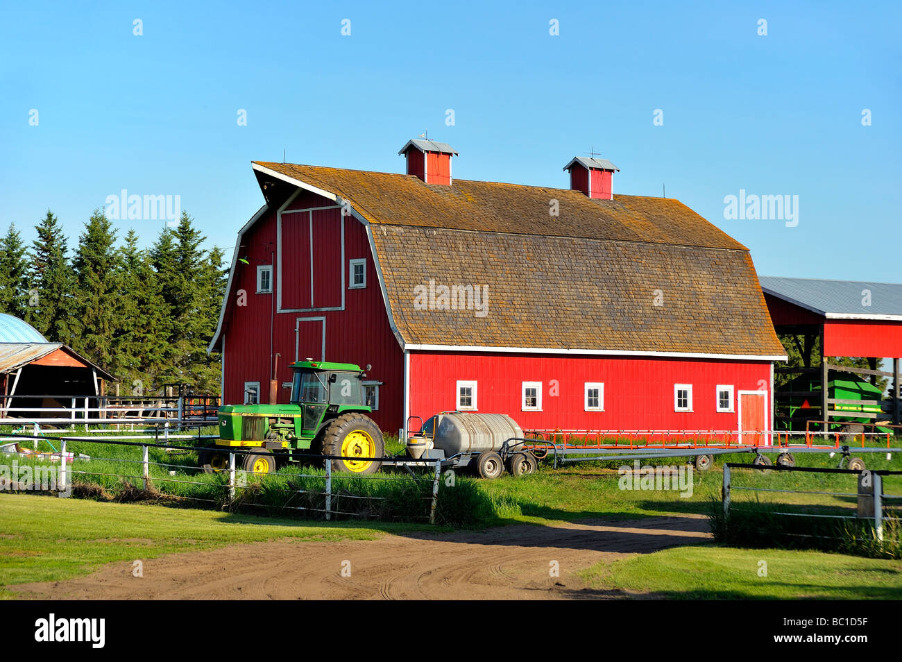 Farm Yard 09496 Stock Photo - Alamy