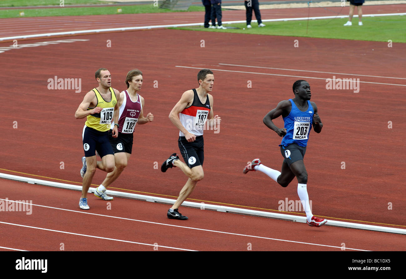 Middle distance running hi-res stock photography and images - Alamy