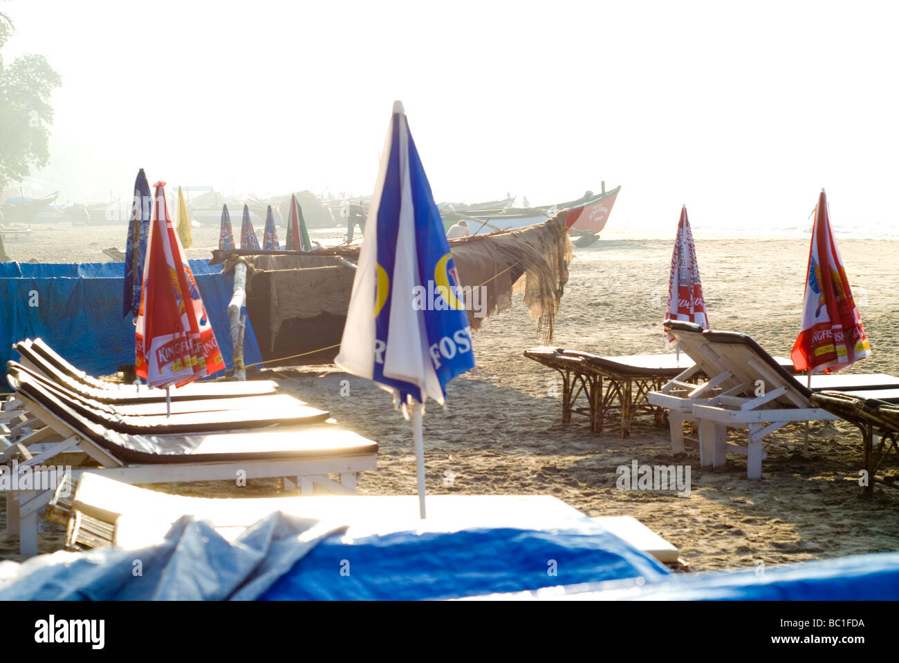 Multiple umbrellas hi-res stock photography and images - Alamy