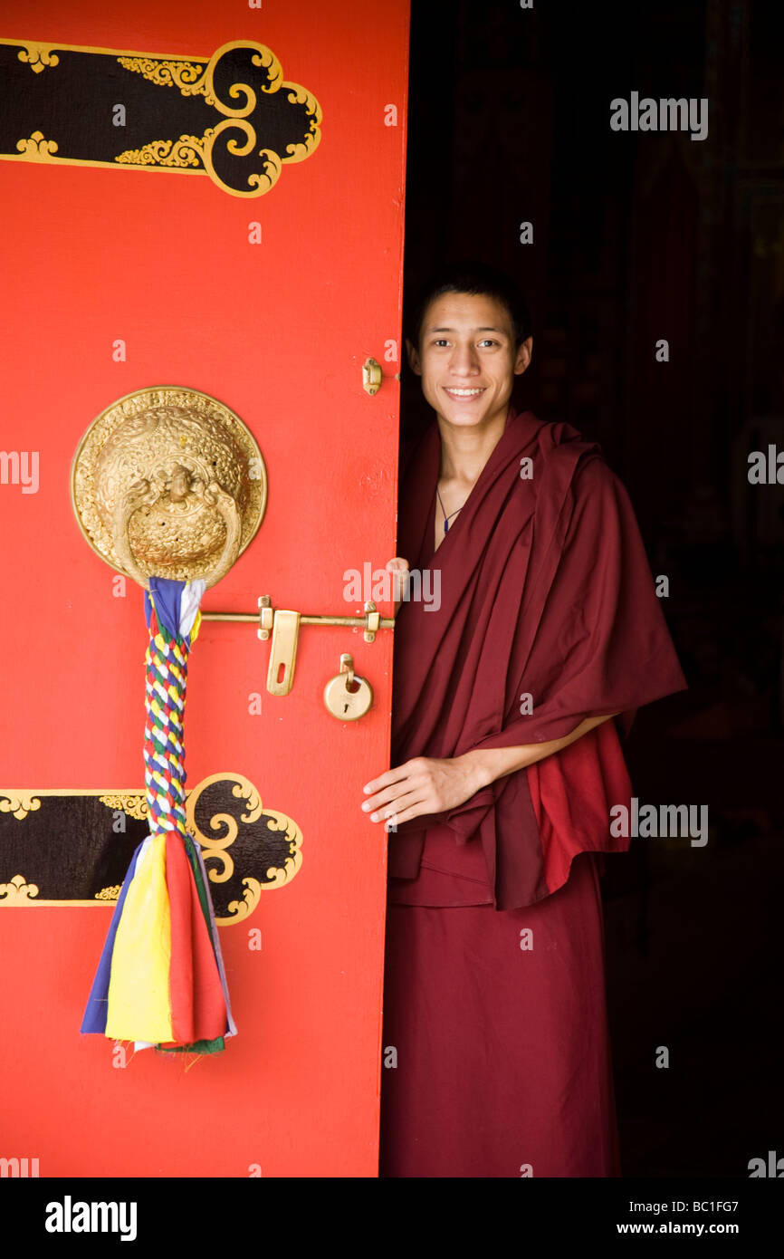 Novice monk by door of temple hi-res stock photography and images - Alamy