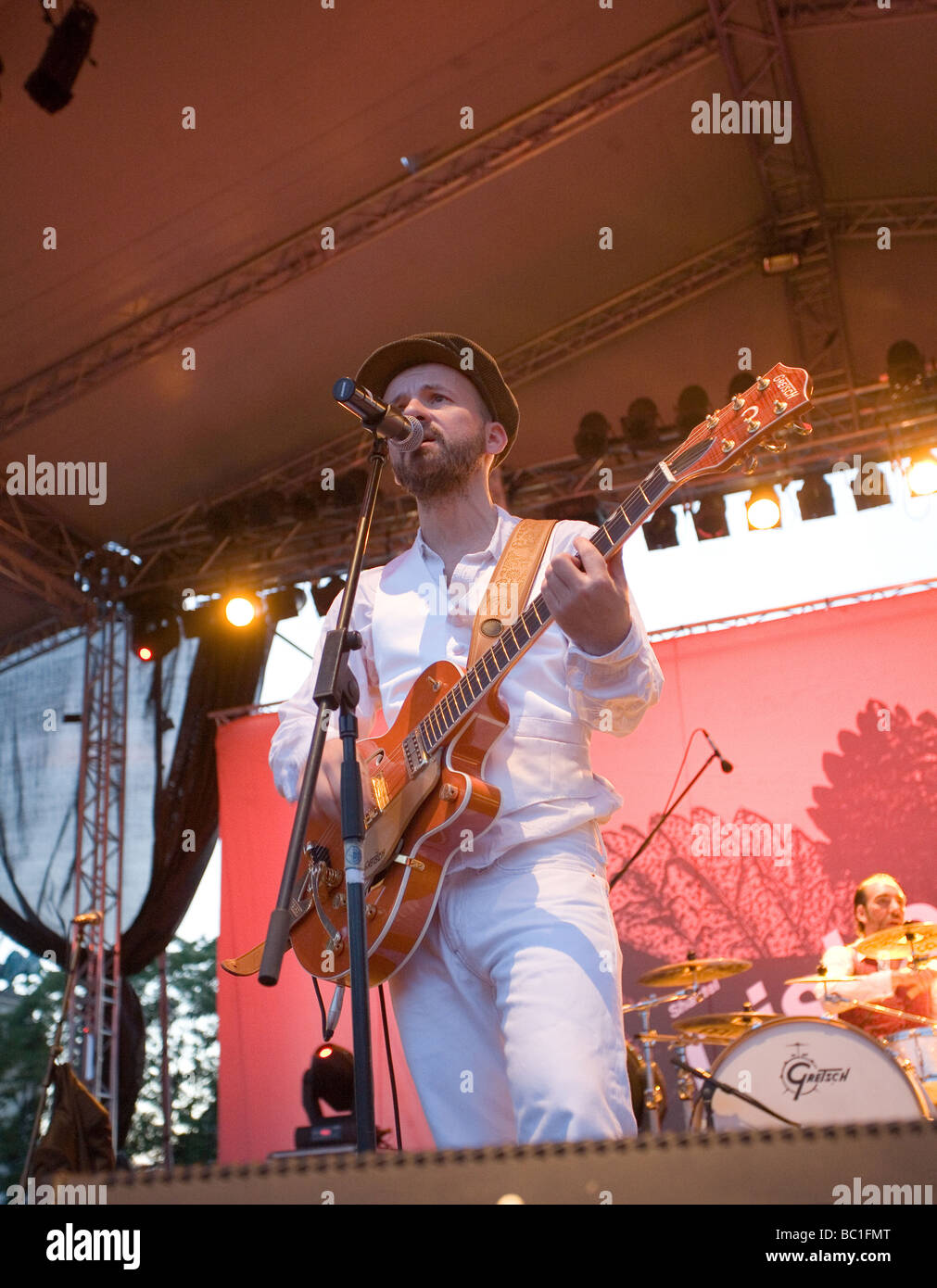 Shantel singer hi-res stock photography and images - Alamy