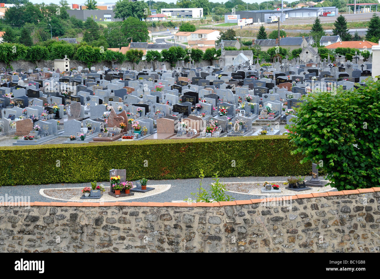 Cemetery paths hi-res stock photography and images - Alamy