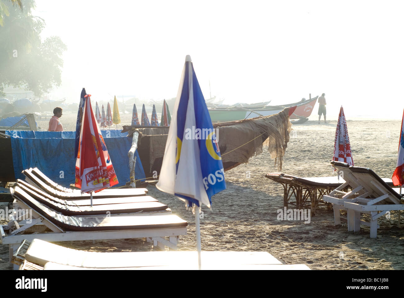 Multiple umbrellas hi-res stock photography and images - Alamy