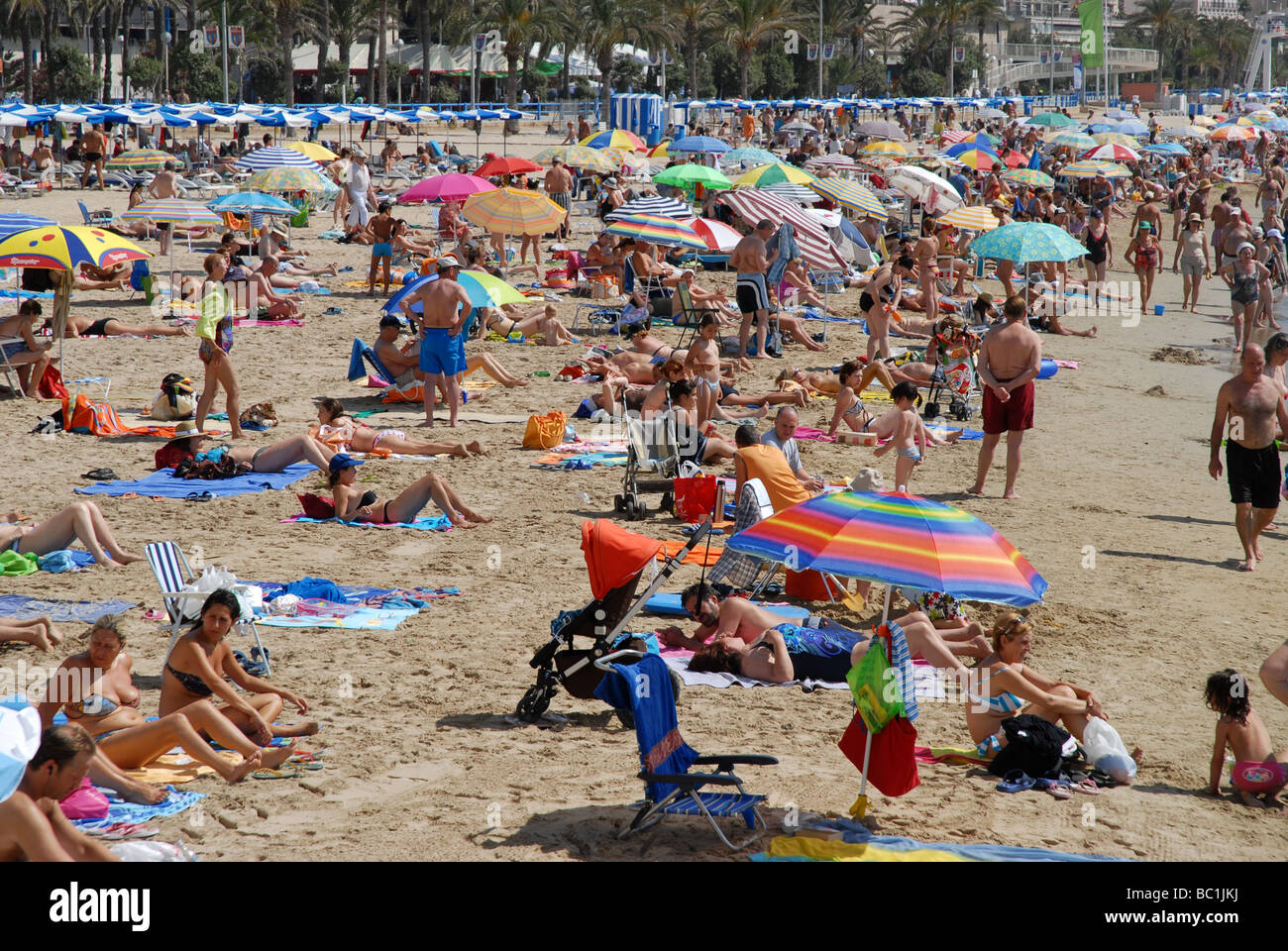 Crowded Spanish Beach High Resolution Stock Photography and Images - Alamy