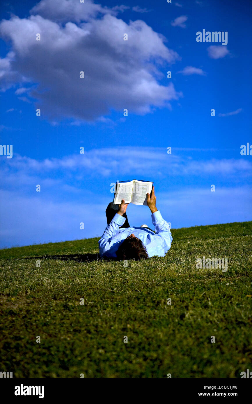 reading under sky Stock Photo - Alamy