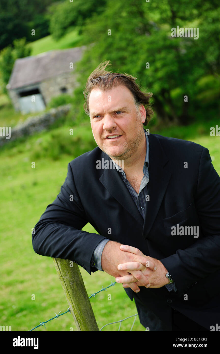 British operatic baritone hi-res stock photography and images - Alamy