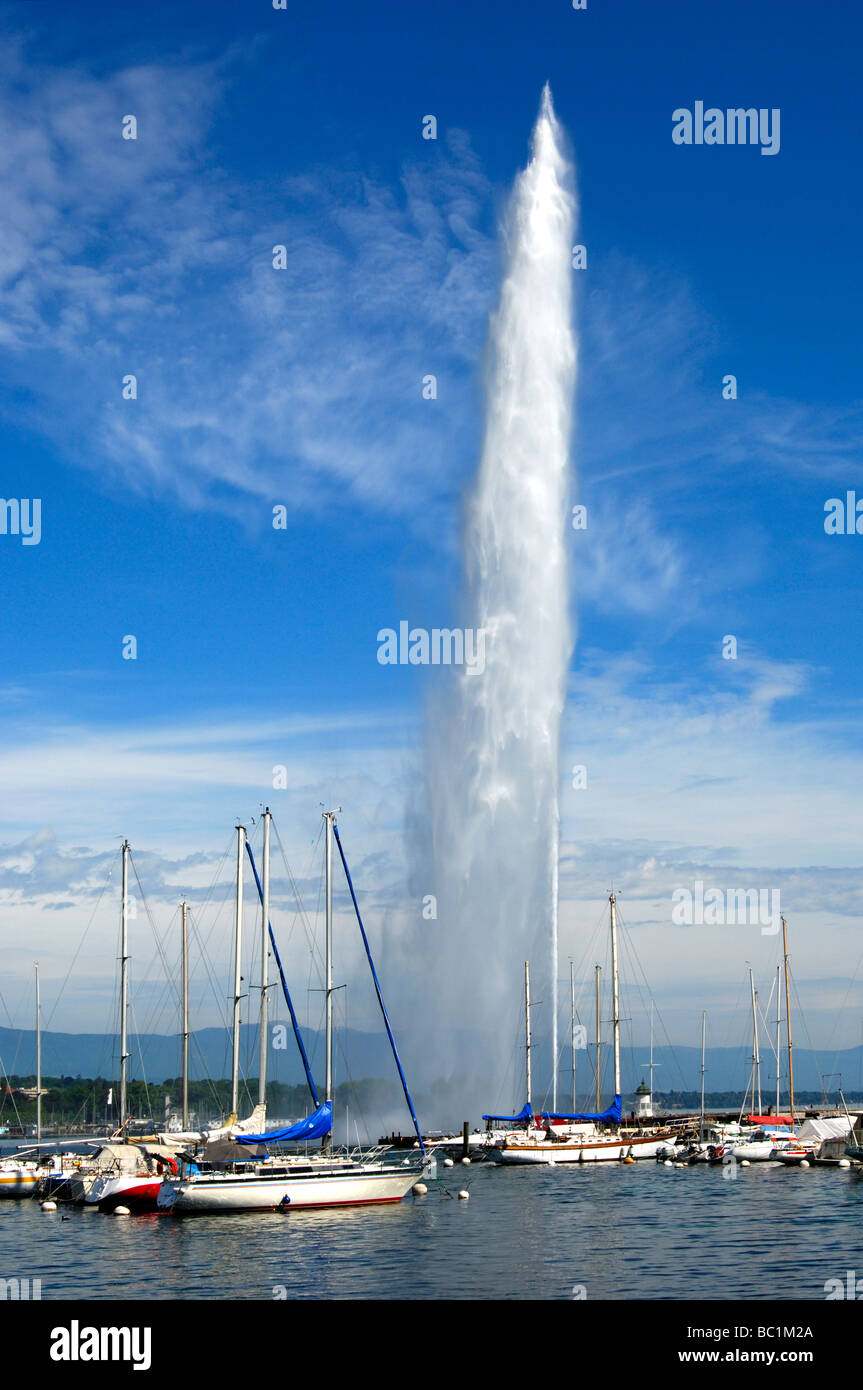 The giant water jet Jet d Eau in the Rade of Lake Geneva, Geneva ...