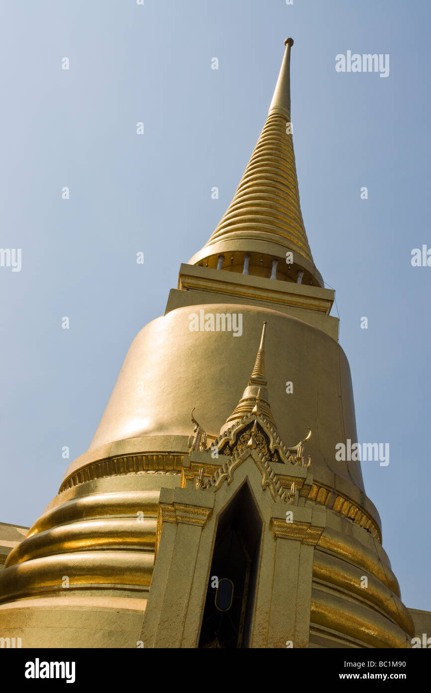 Golden Bell Shaped Temple in the Grand Palace Complex, Bangkok Stock ...