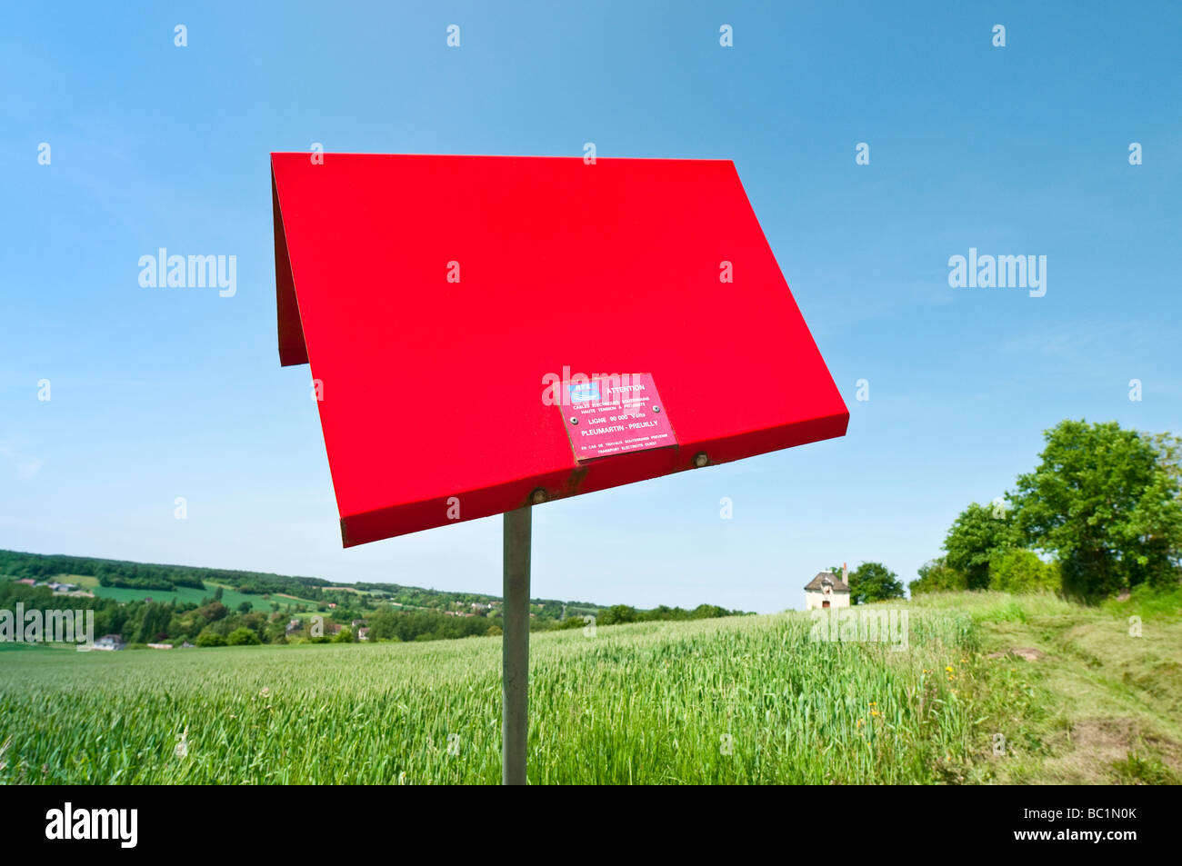 Underground cable marker hi-res stock photography and images - Alamy