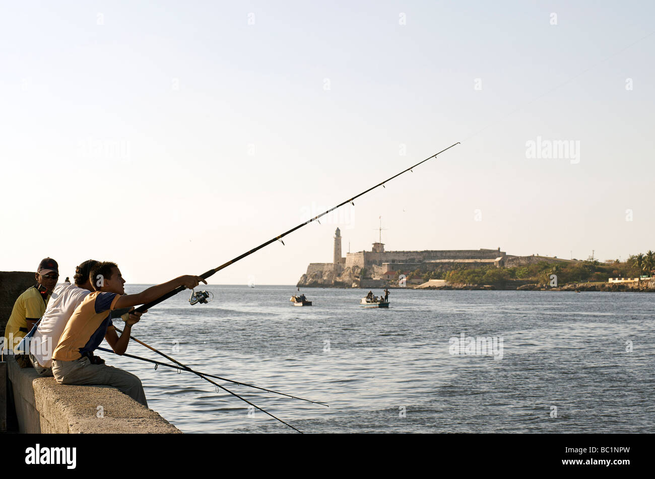 Cuban men fishing hi-res stock photography and images - Alamy
