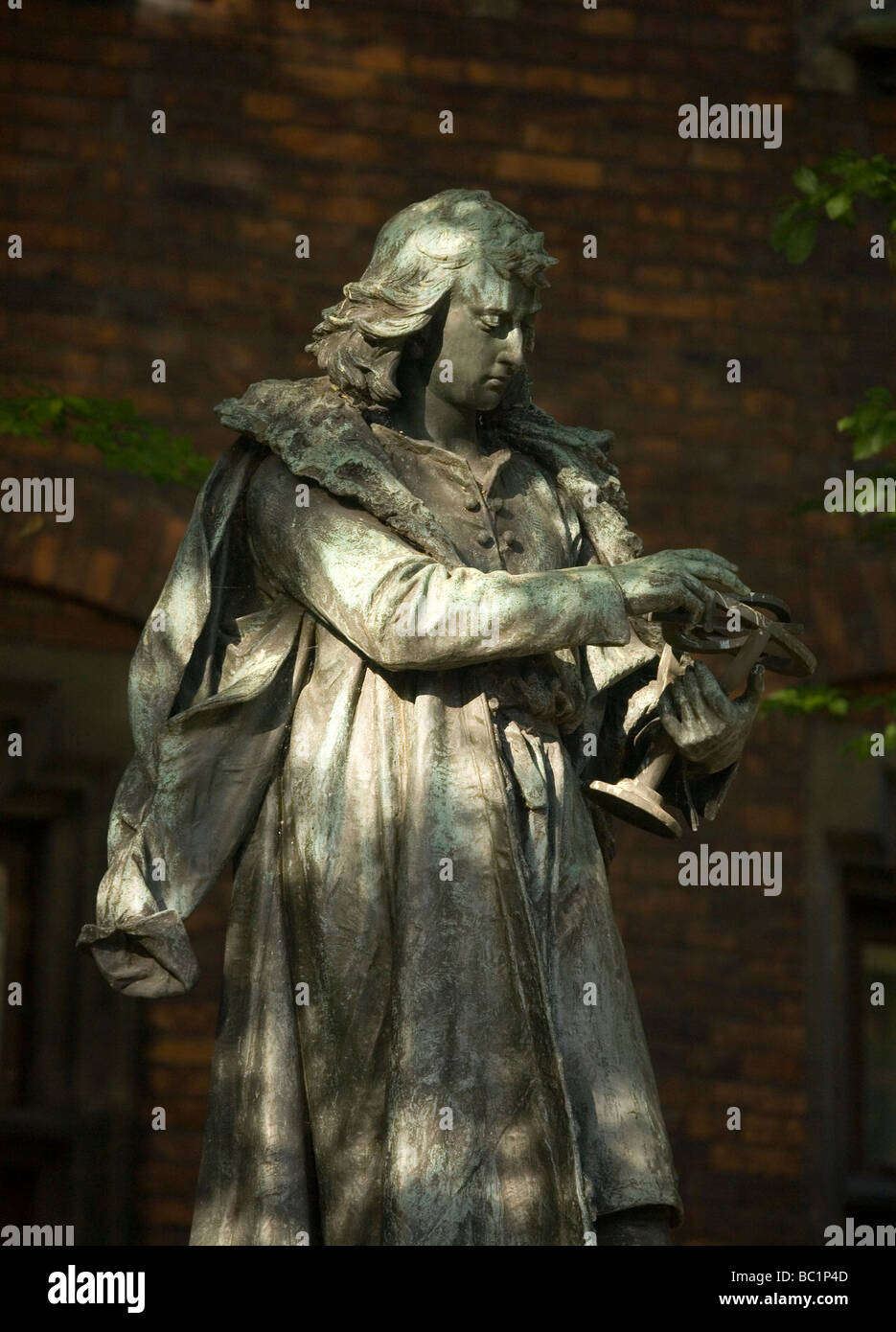 Monument nicolaus copernicus krakow hi-res stock photography and images ...