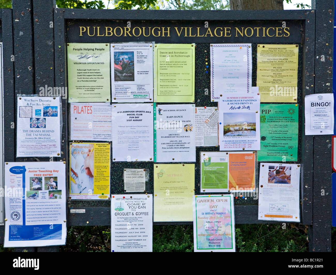 Village noticeboard hi-res stock photography and images - Alamy
