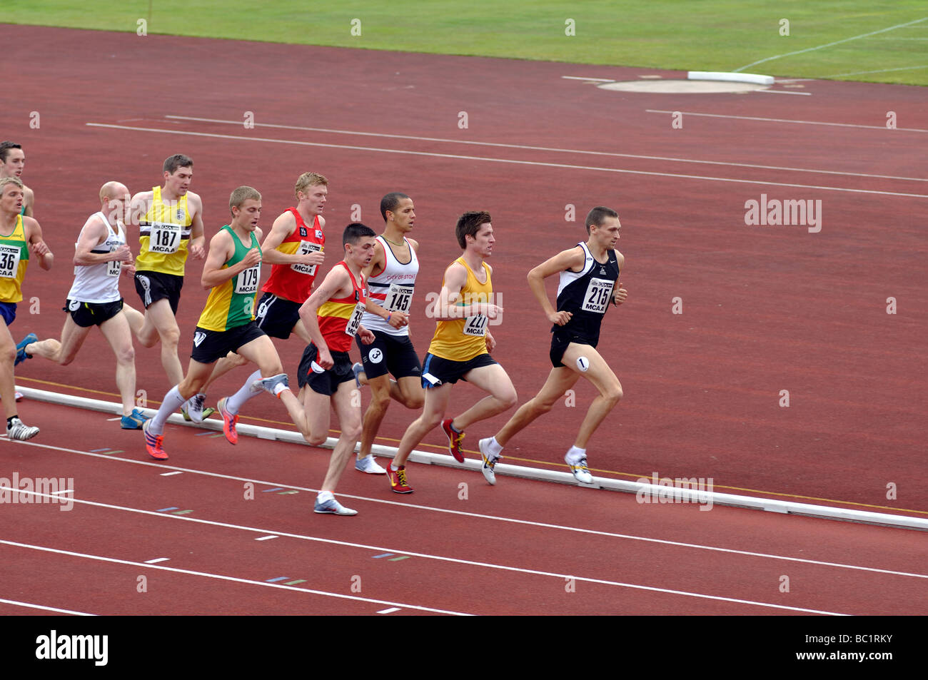 Runners in 1500 metres race Stock Photo - Alamy