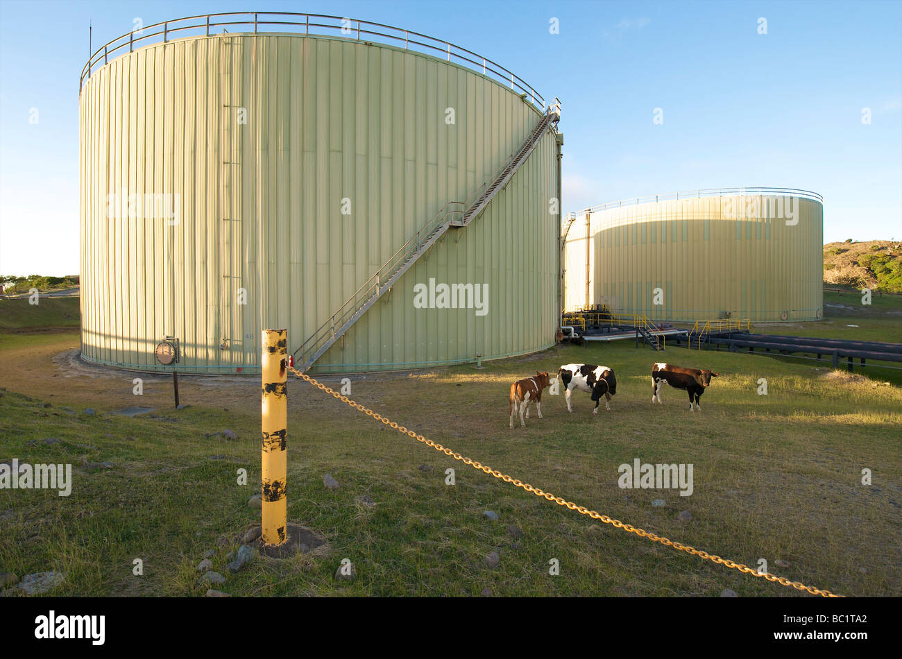 Oil terminals hi-res stock photography and images - Alamy