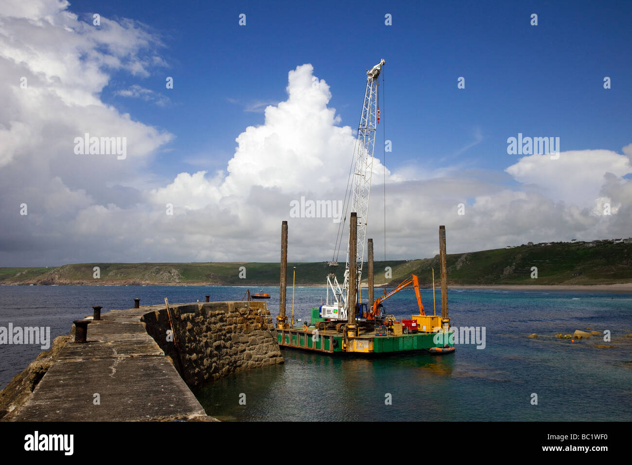 Floating trench excavator & Jack-Up Rig for material handling in ...