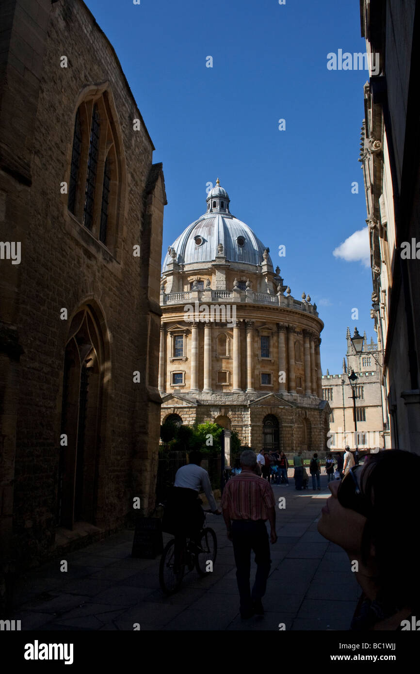 The Radcliffe Camera, Radcliffe square, approached from the High Street ...