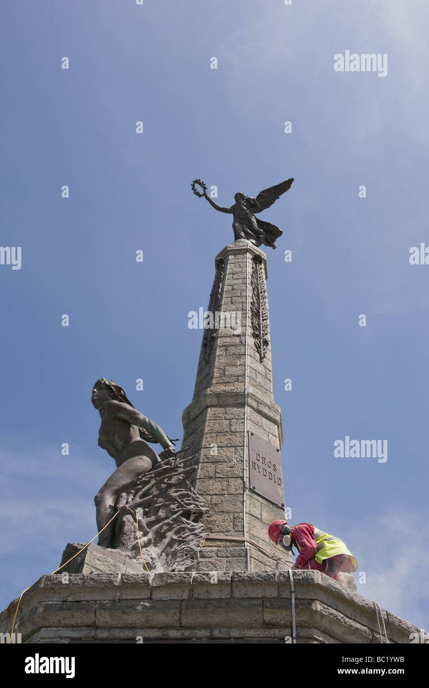 Renovation / restoration work being carried out on The War Memorial at ...