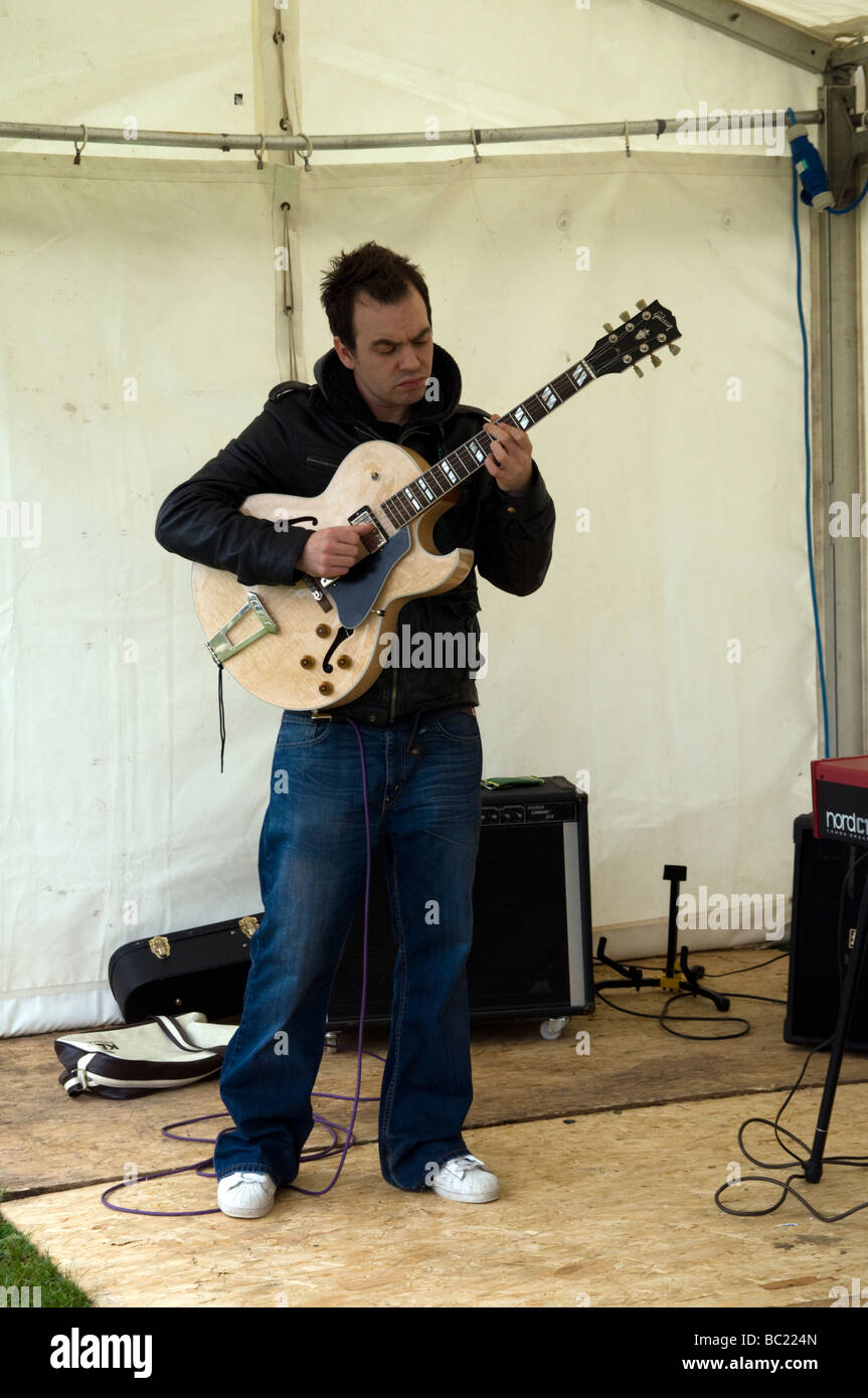 Food music fair england hi-res stock photography and images - Alamy