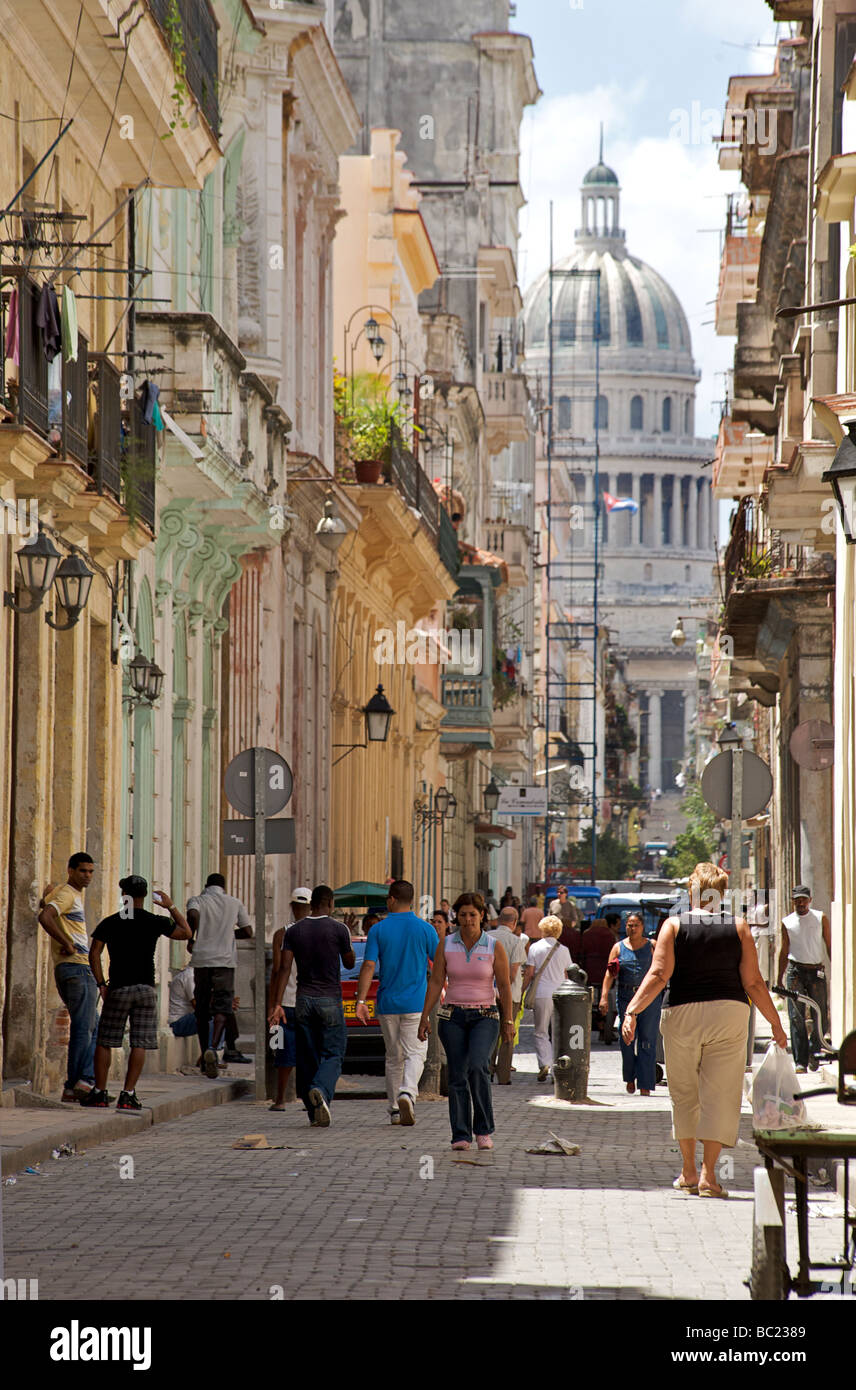Bust street hi-res stock photography and images - Alamy
