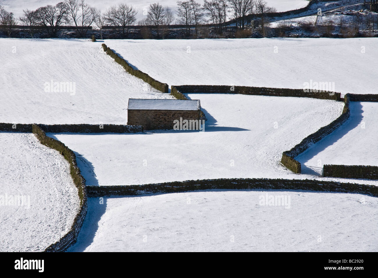 Swaledale barns snow hi-res stock photography and images - Alamy