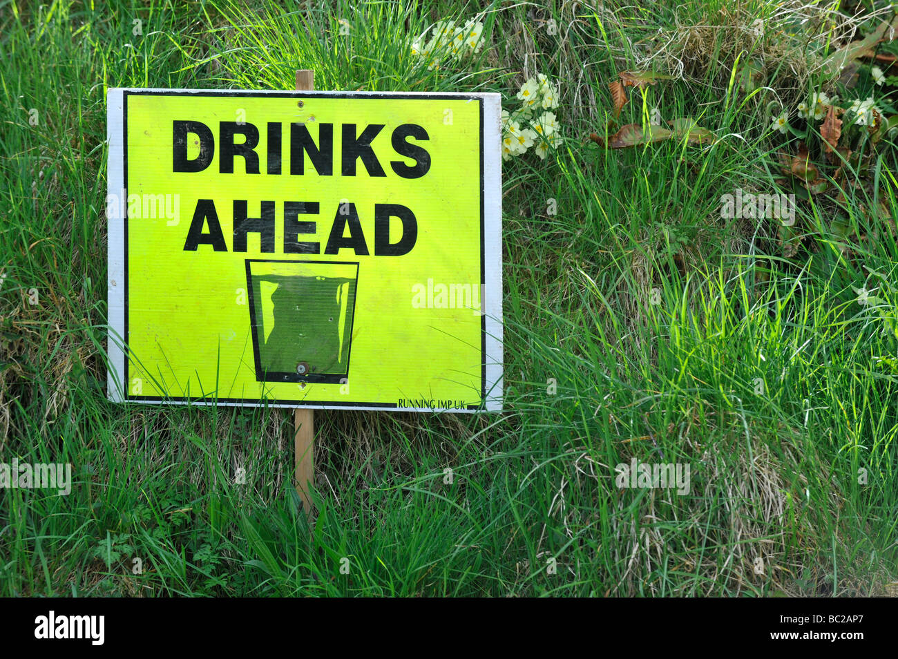 A water refreshment station sign at a running event, Devon Stock Photo ...