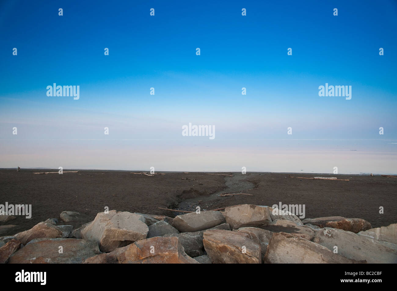 LARGE ROCKS ALONG A STRETCH OF BERING SEA BEACH Stock Photo - Alamy