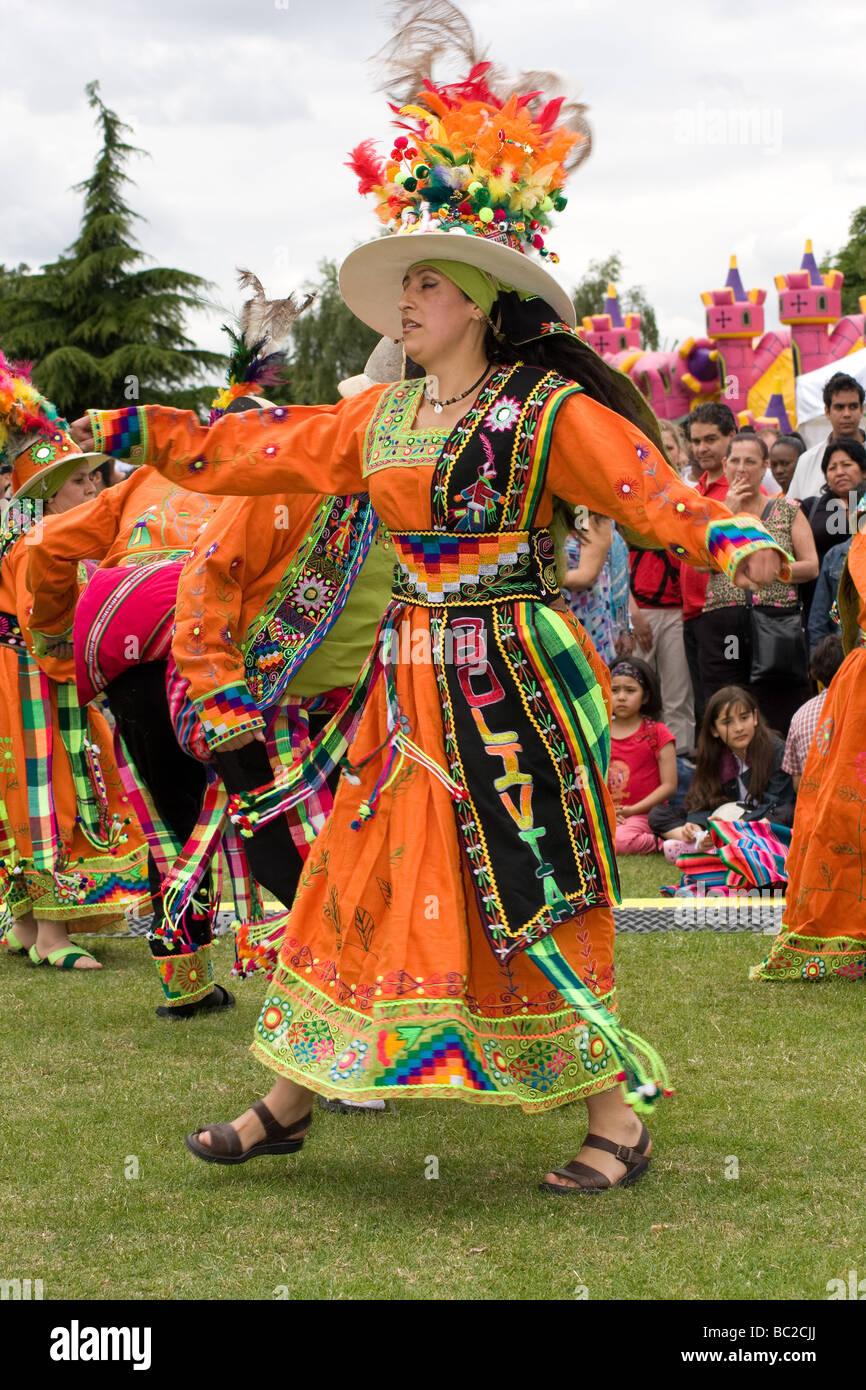 Latin american dancers hi-res stock photography and images - Alamy