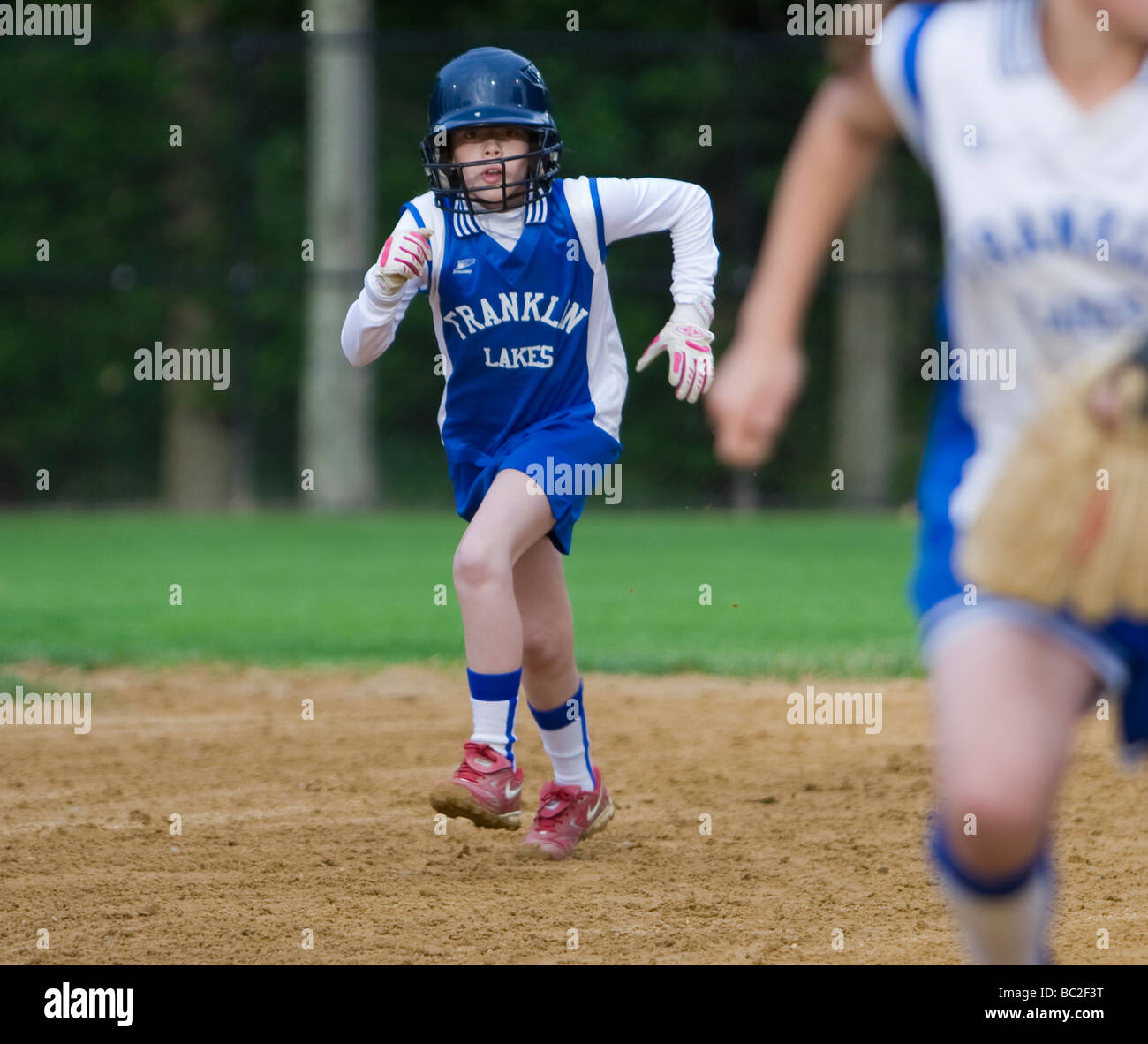 Running the bases hi-res stock photography and images - Alamy