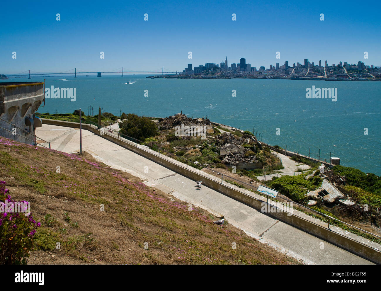 A view of San Francisco from Alcatraz with the Bay Bridge to the left ...