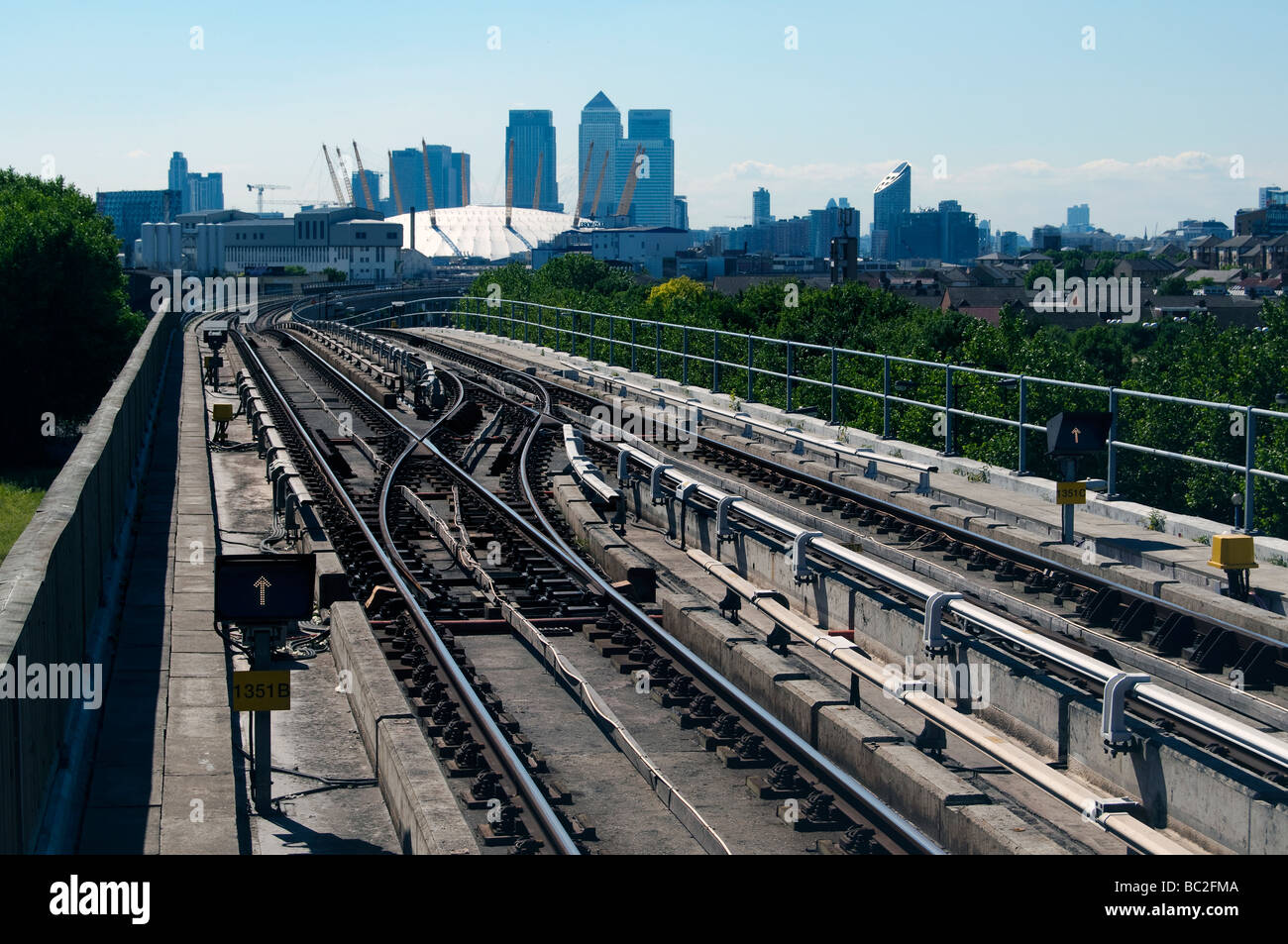Pontoon dock dlr hi-res stock photography and images - Alamy