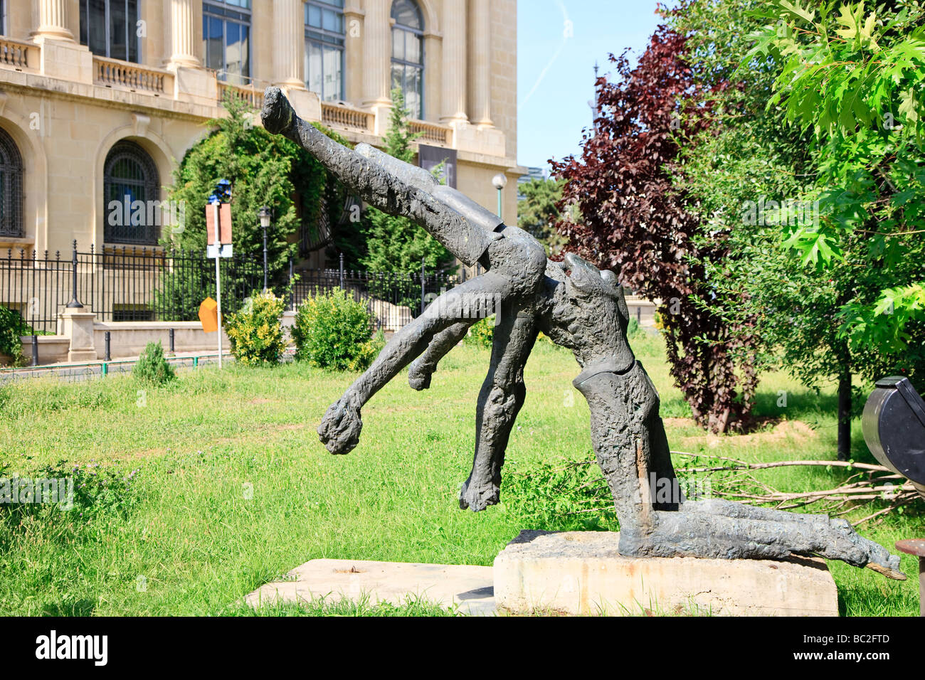 Sculpture dedicated to the victims of the 1989 romanian counter ...