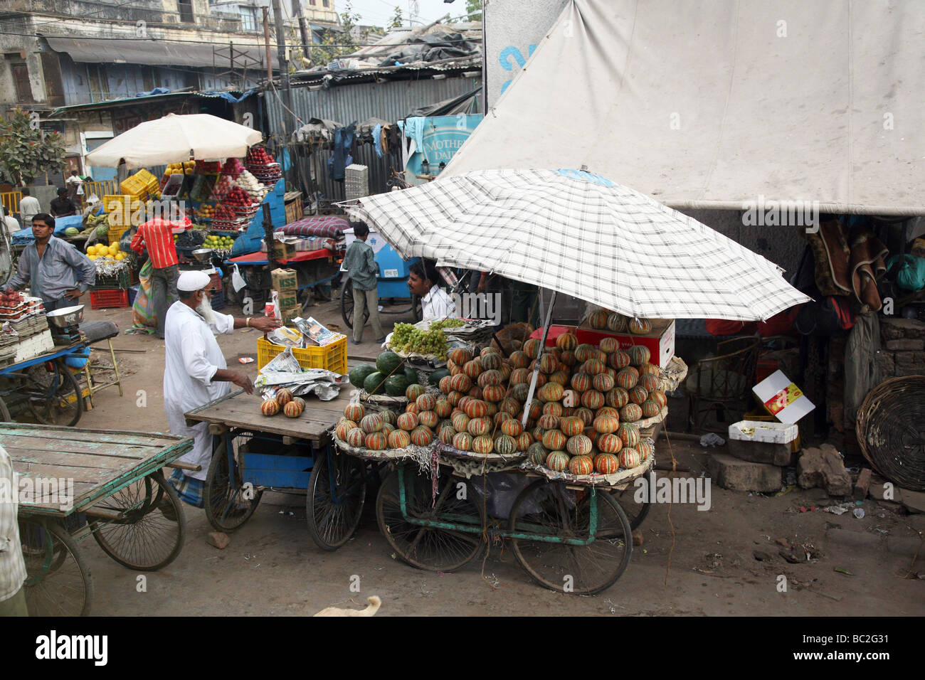 Indian street trader hi-res stock photography and images - Alamy