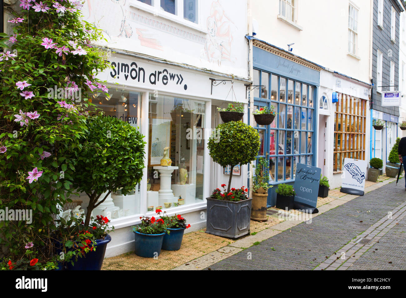 Simon drew gallery hi-res stock photography and images - Alamy