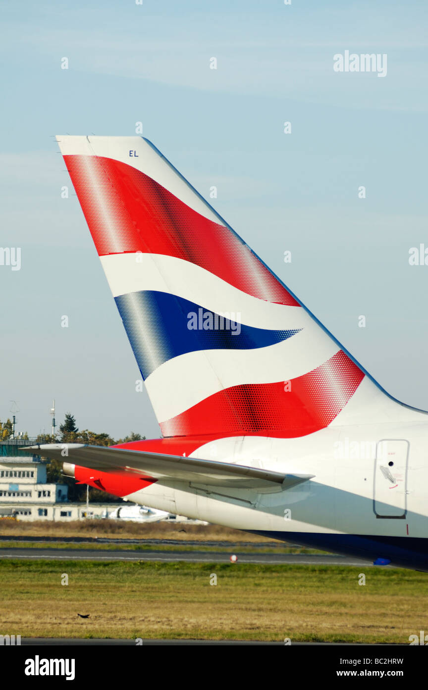 Tail of boeing 757 hi-res stock photography and images - Alamy