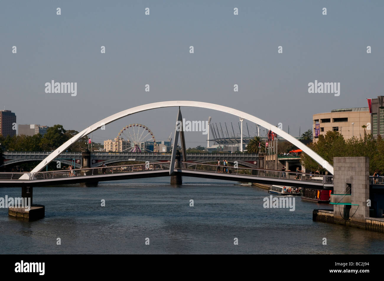 Pedestrian bridge over Yarra River at Southbank, Melbourne, Victoria ...