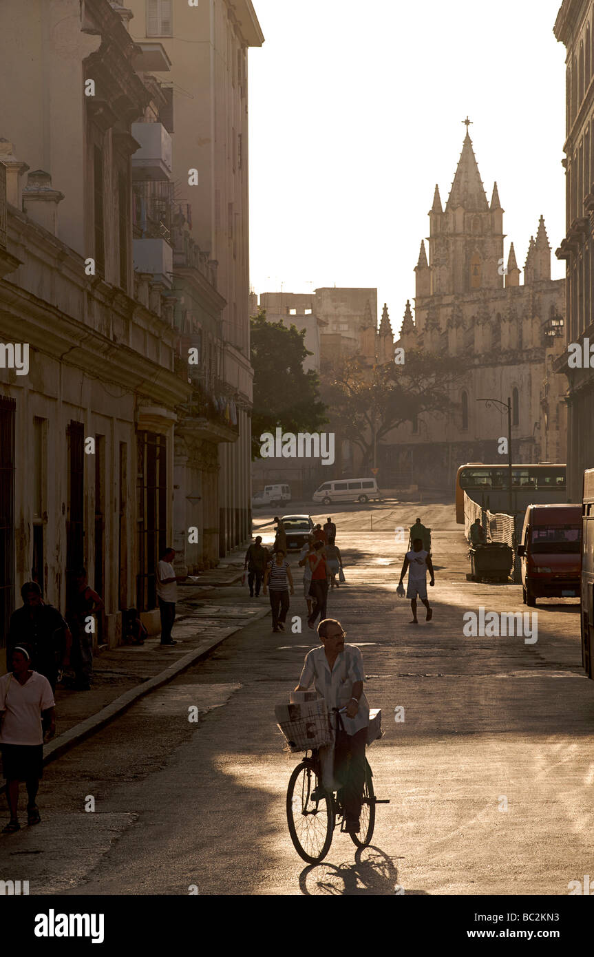 Backlit street scene hi-res stock photography and images - Alamy