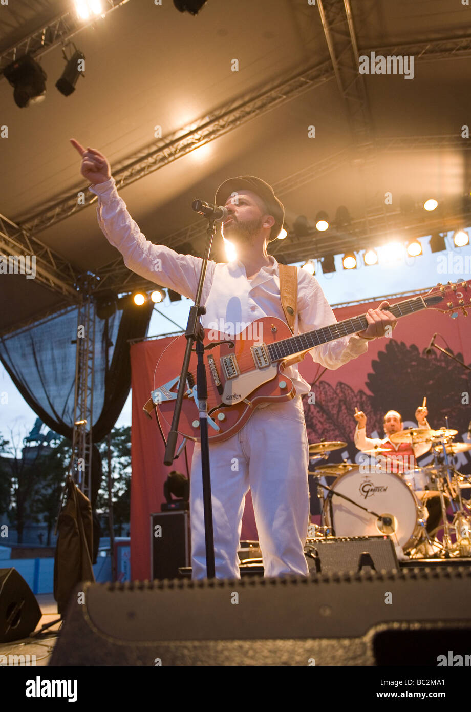 Shantel Singer High Resolution Stock Photography and Images - Alamy