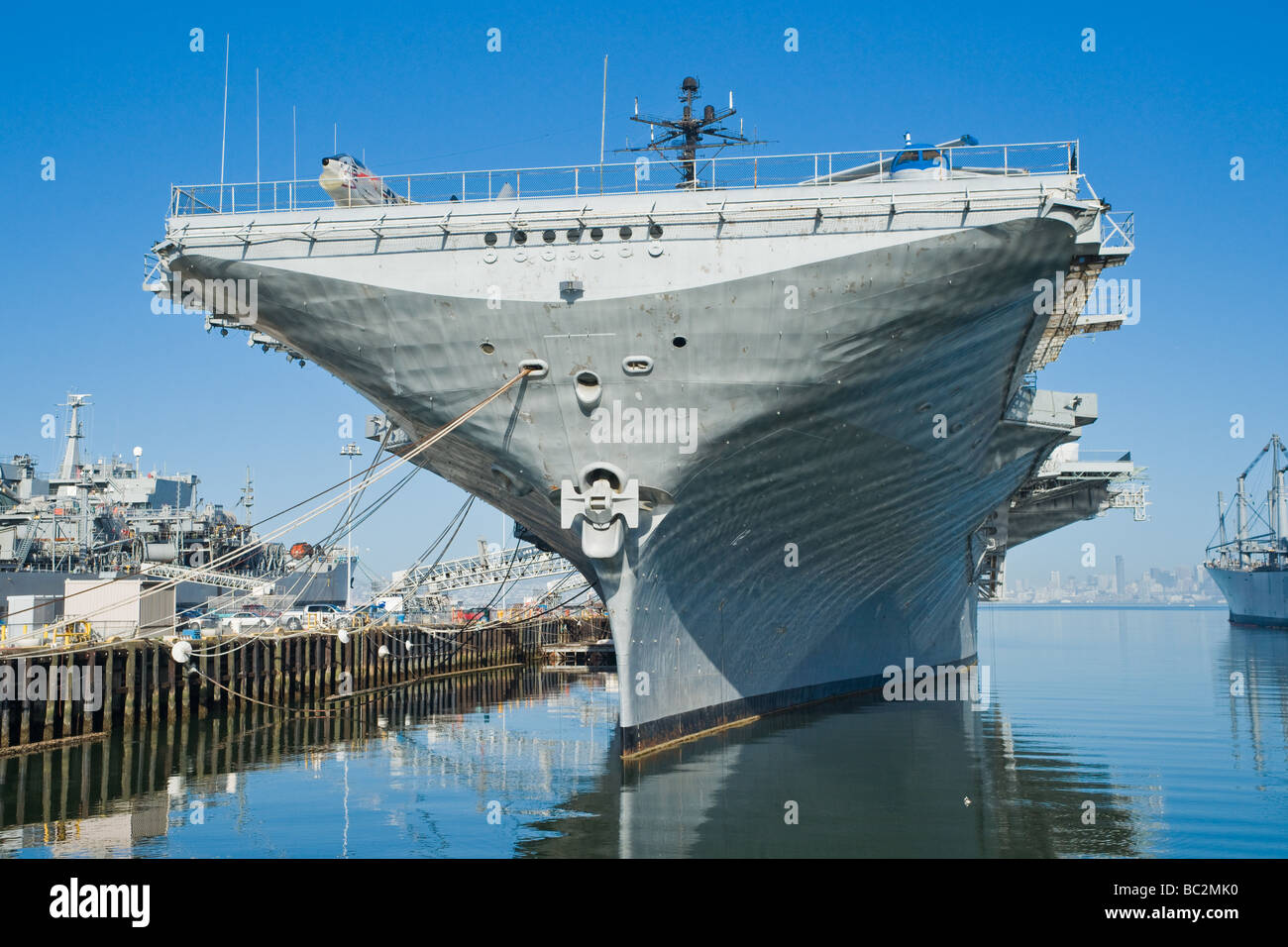 Uss hornet museum hi-res stock photography and images - Alamy