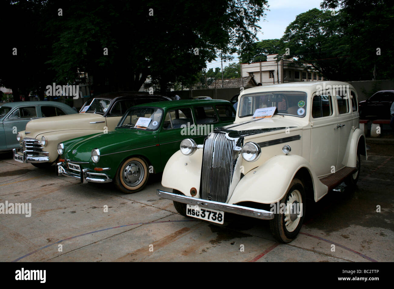 Line up vintage cars in hi-res stock photography and images - Alamy