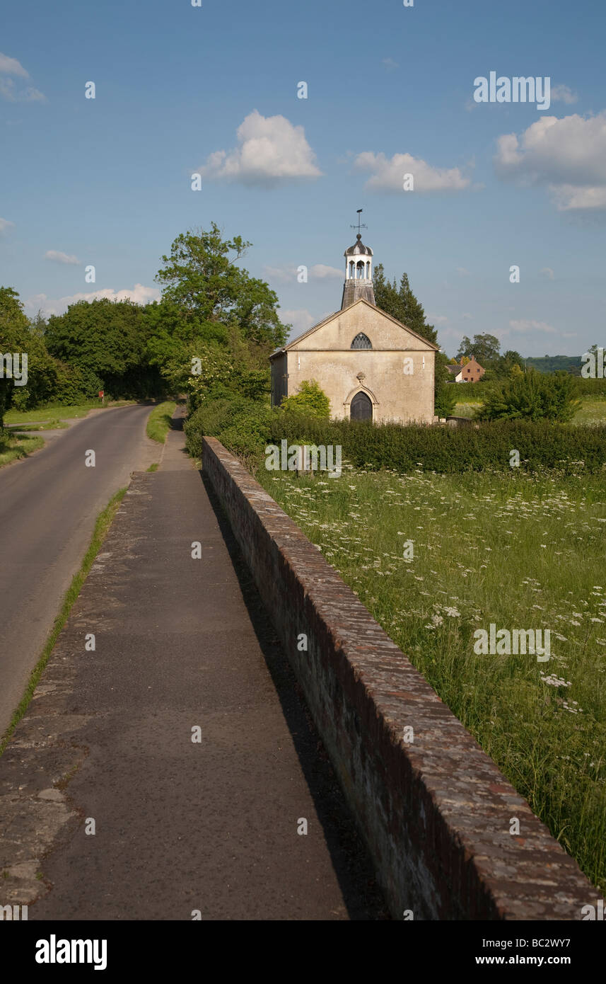 Maud Heath's causeway in Wiltshire, a raised footpath above the River ...