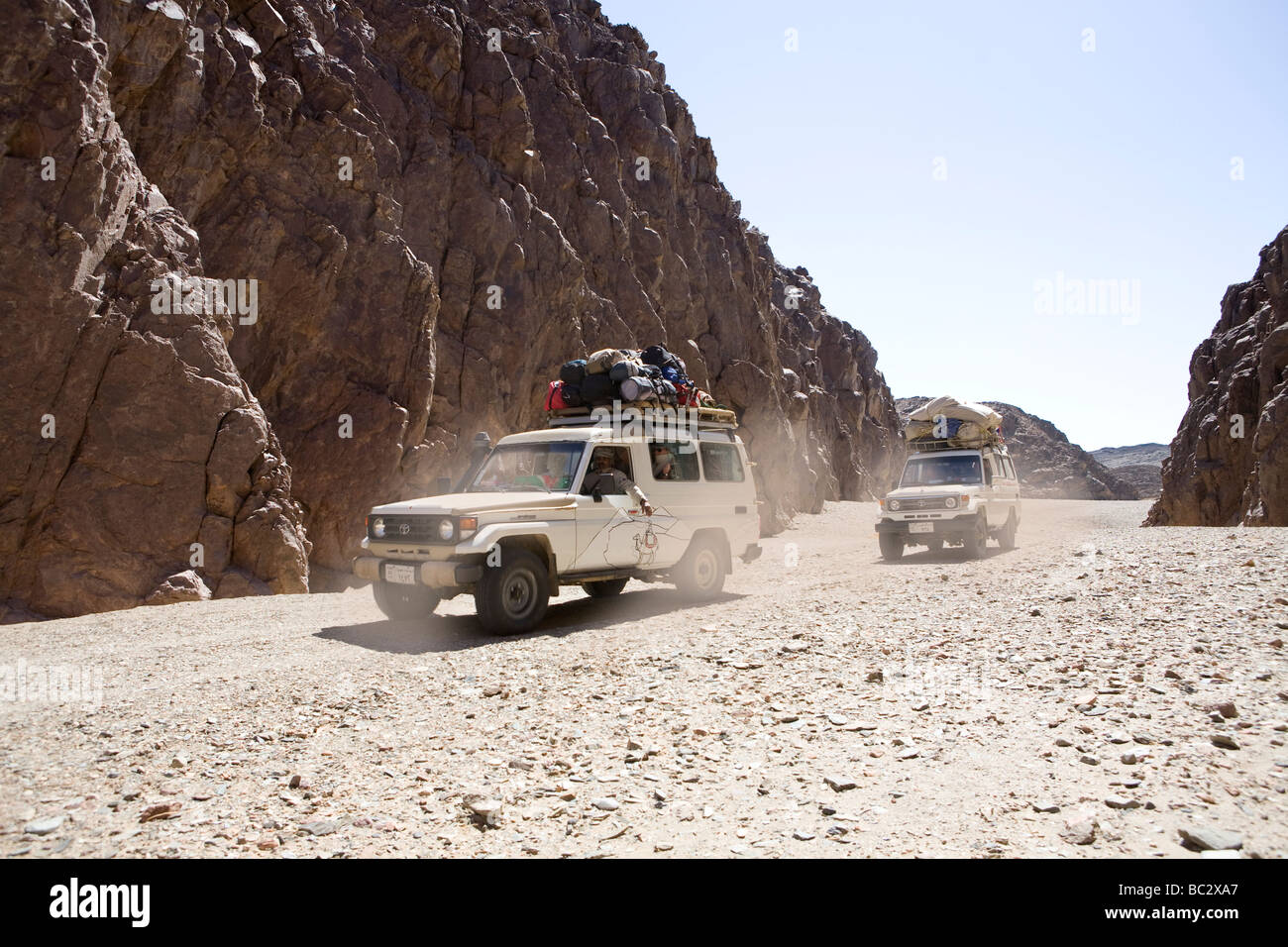 Travelling through the Eastern Desert of Egypt in four wheel drive ...