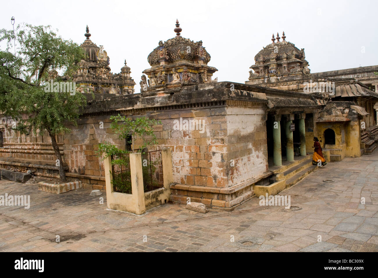 A FRAGILE DILAPIDATED TEMPLE IN KOTTAIYUR, TAMILNADU Stock Photo - Alamy