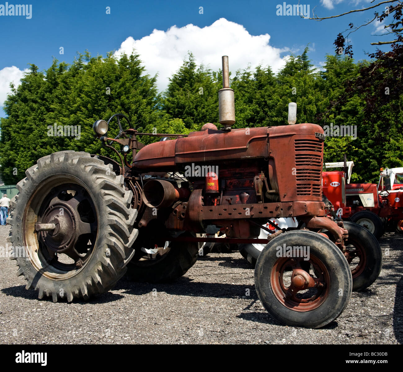 Vintage tractor uk hi-res stock photography and images - Alamy