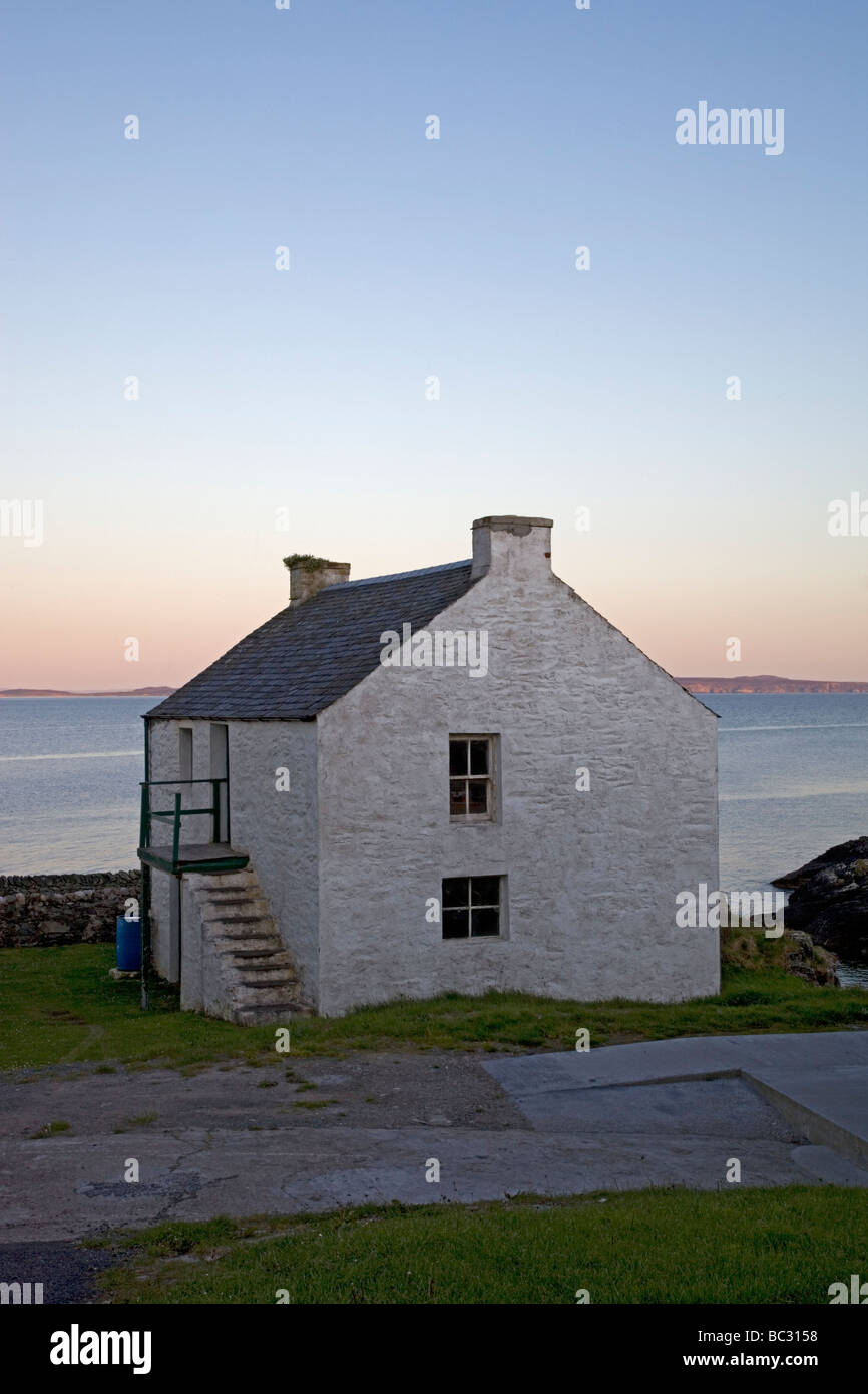 Traditional fishermans cottage hi-res stock photography and images - Alamy