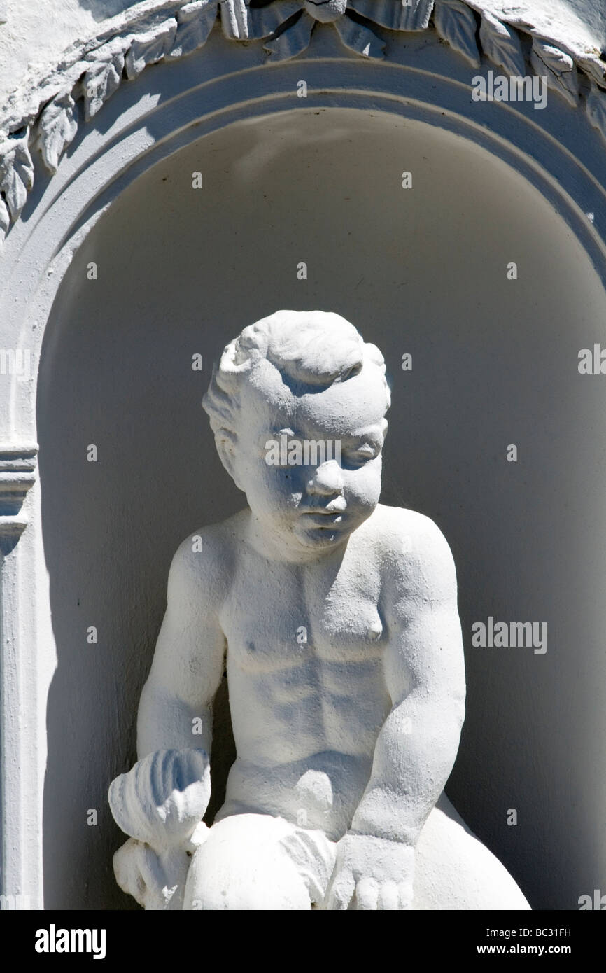 Statue alcove hi-res stock photography and images - Alamy