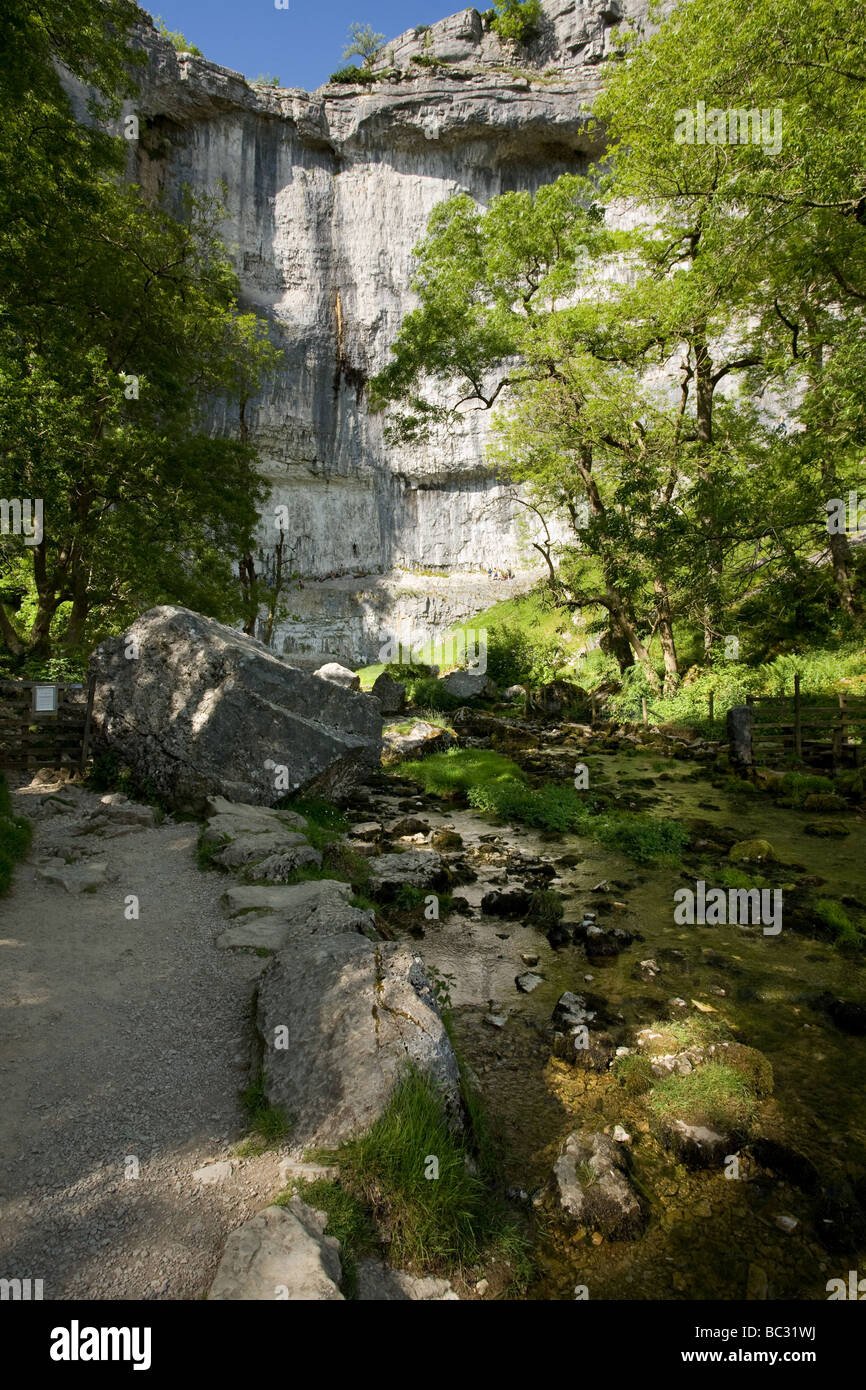 Malham cove Malham Yorkshire Dales England Stock Photo - Alamy