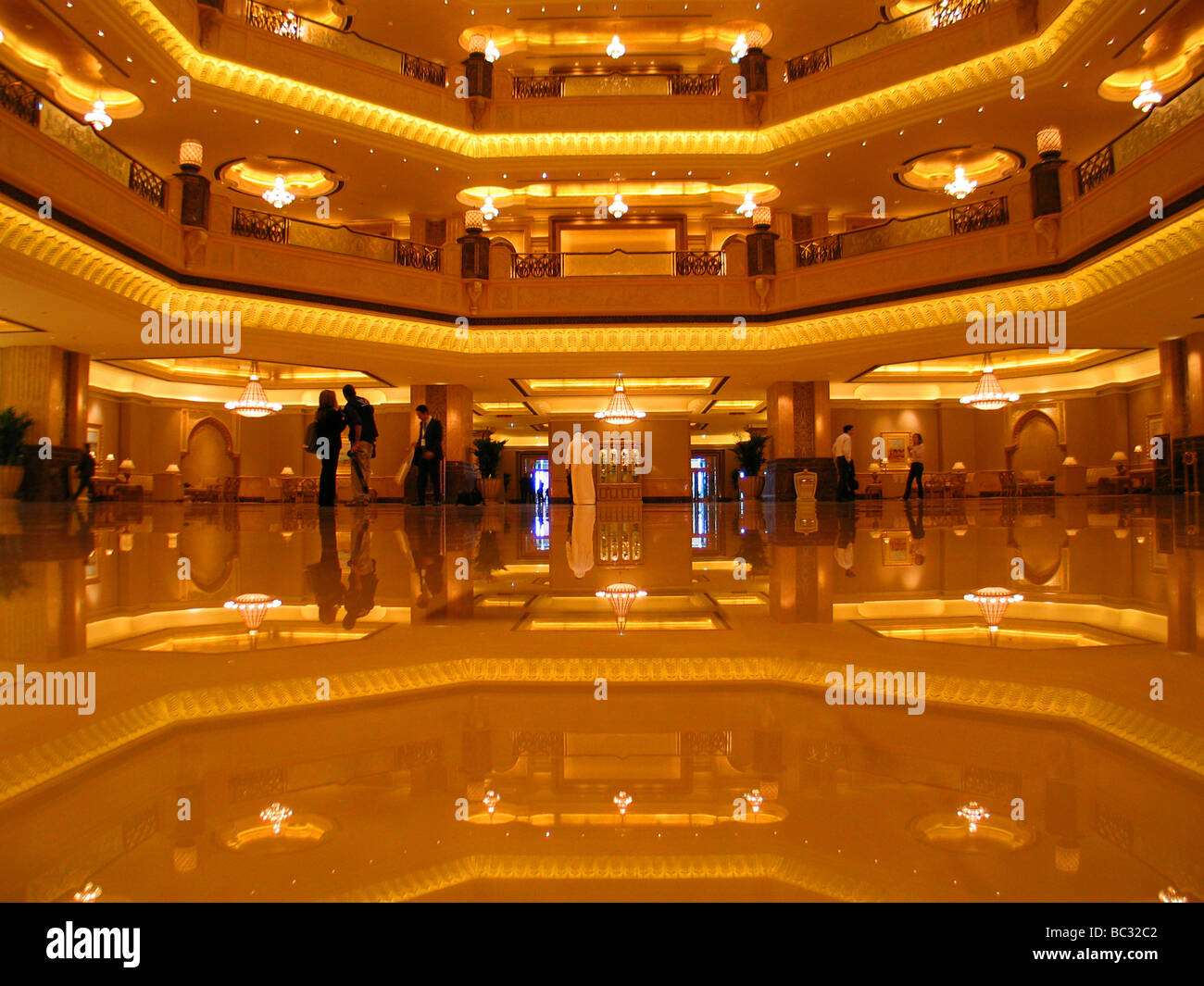 Emirates palace hi-res stock photography and images - Alamy