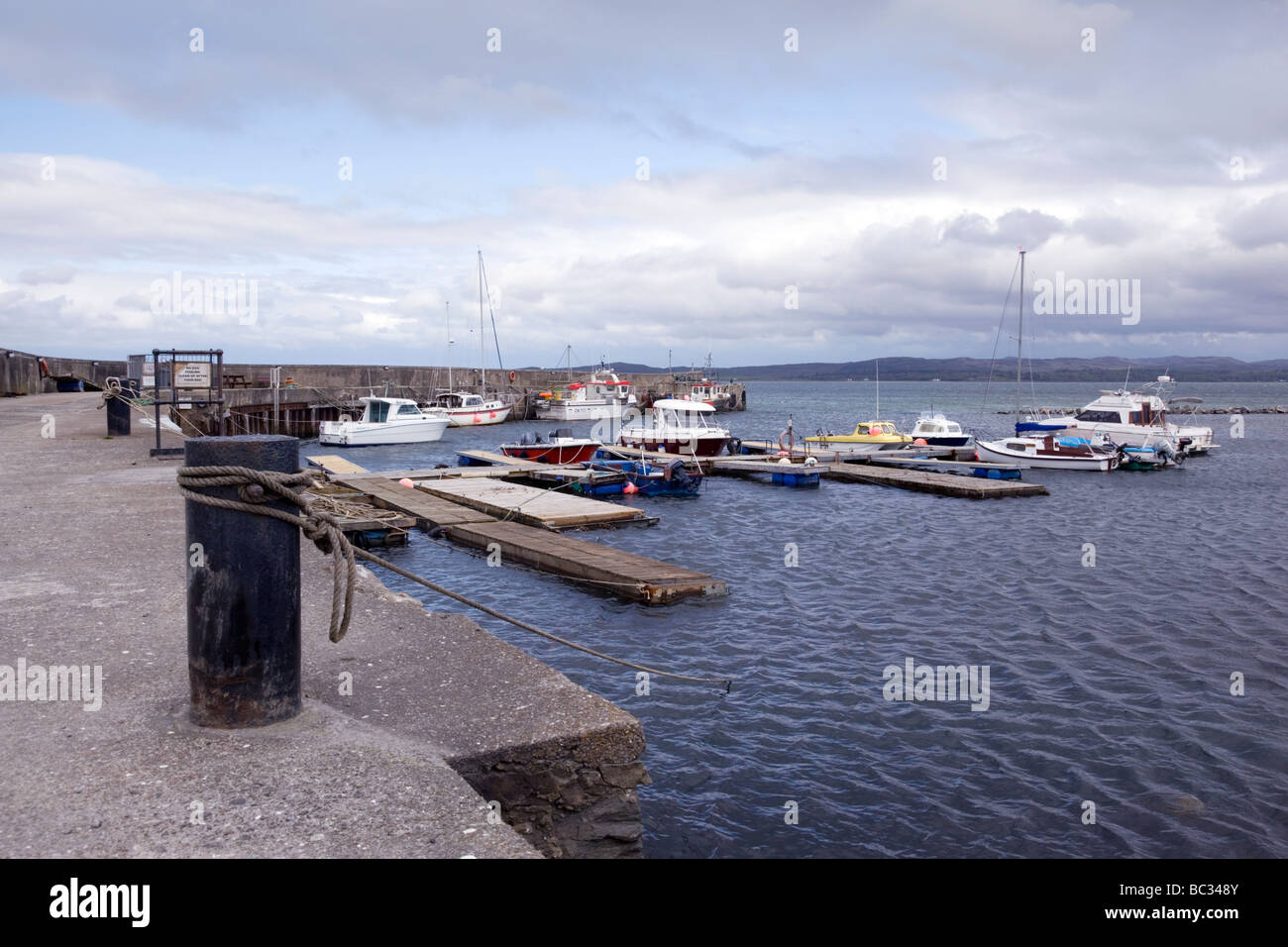 Bowmore harbour, Islay, Scotland Stock Photo - Alamy